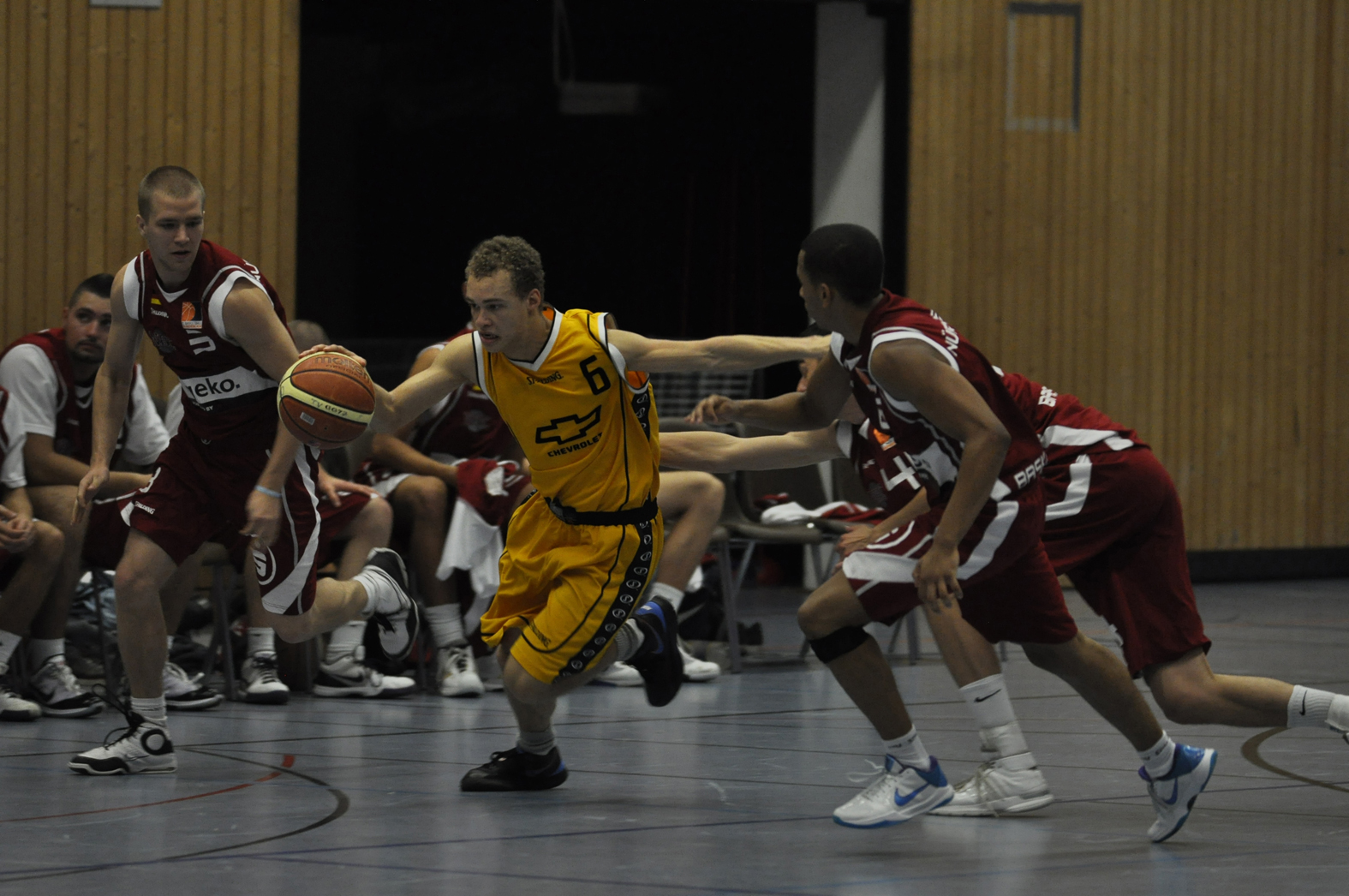 Laufer Basketballer spielen Gegner schwindlig - N-LAND