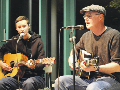 Dan Reeder: Musiker und Maler mit viel Selbstironie - N-LAND