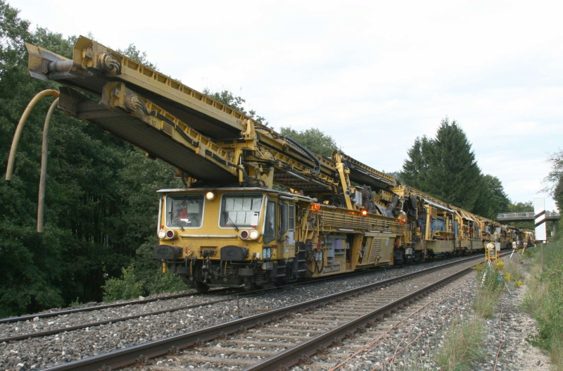 Die weltgrößte Gleisbaumaschine im Einsatz - N-LAND