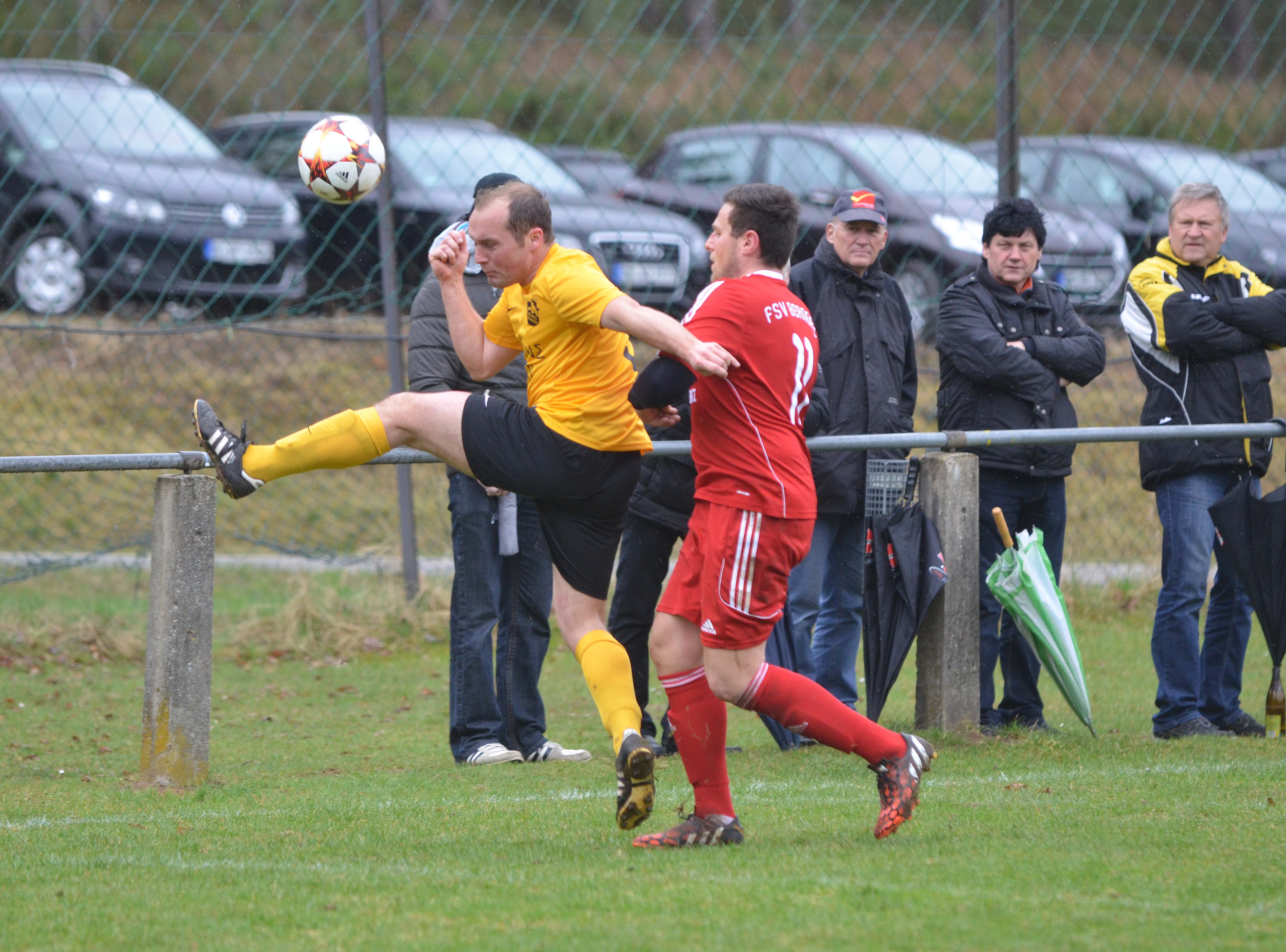 Acht Tore und zwei Rote Karten - N-LAND