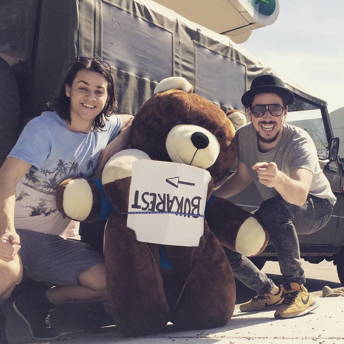 Mit riesigem Teddybären hinaus ins Abenteuer - N-LAND