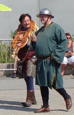 Eppelein absolvierte Neumarkter Volksfestzug mit Halsgeige - N-LAND