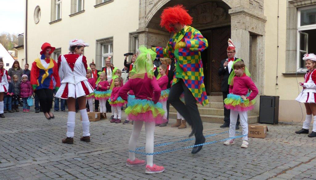 Fasching: Narren erobern Rathäuser - N-LAND