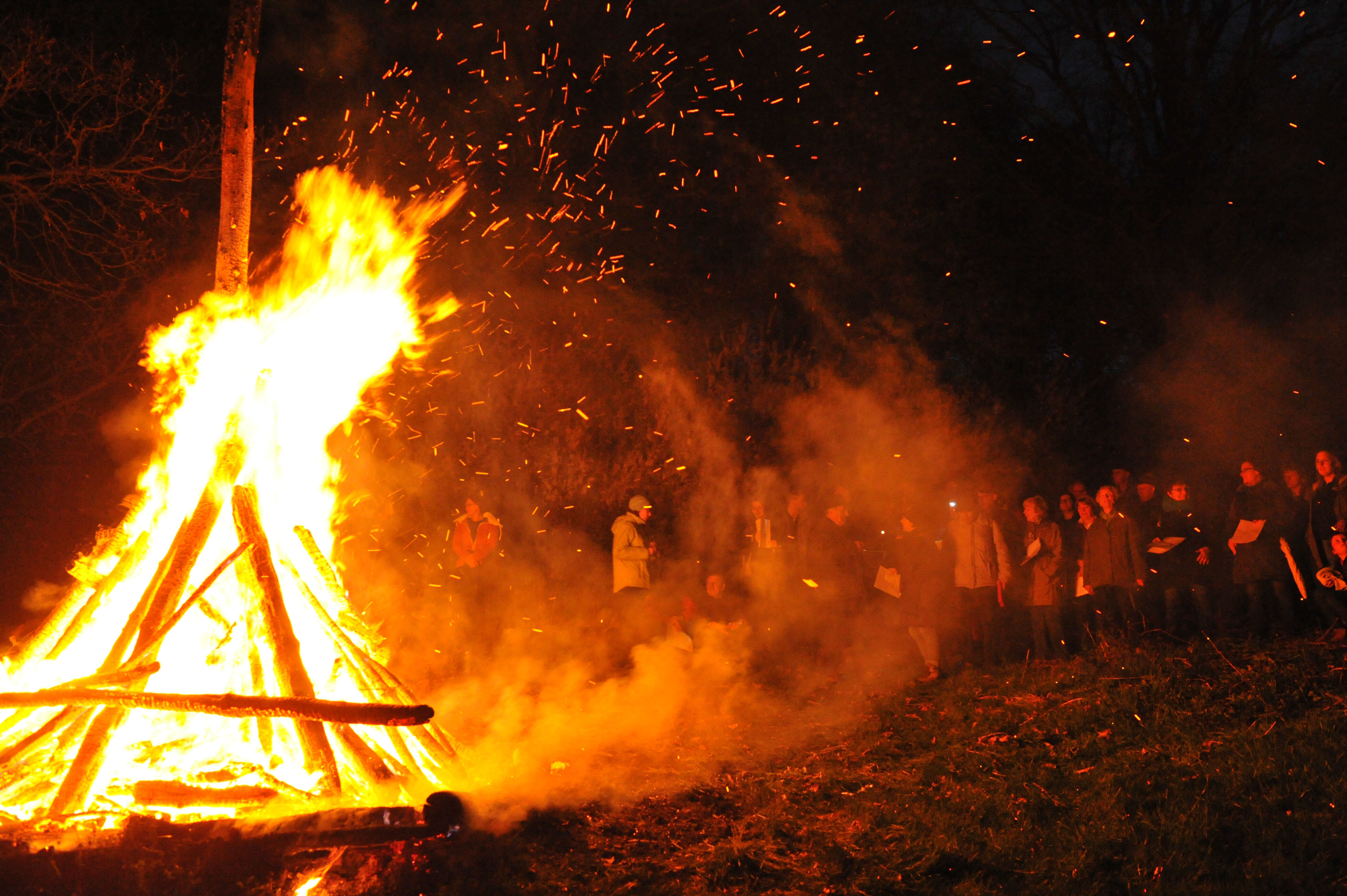 Die Osterfeuer werden wieder angezündet - N-LAND