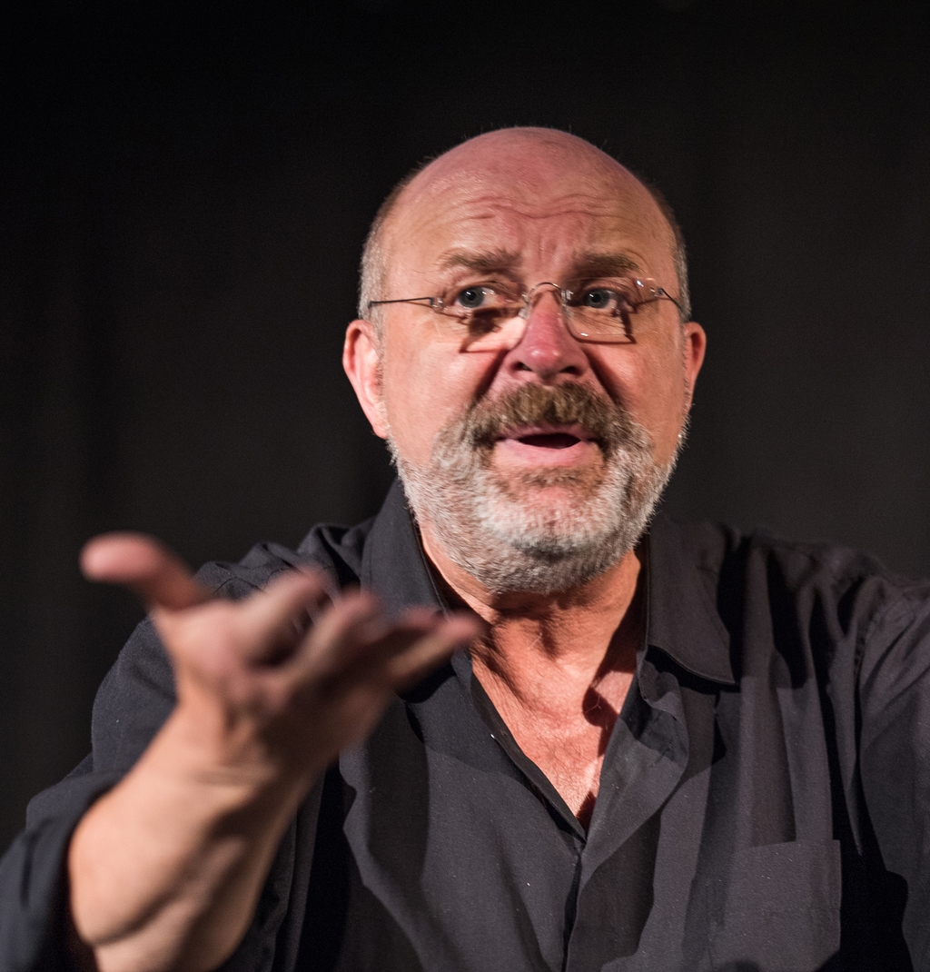 Michl Zirk lädt zu lustigen Geschichten über das Landleben - N-LAND