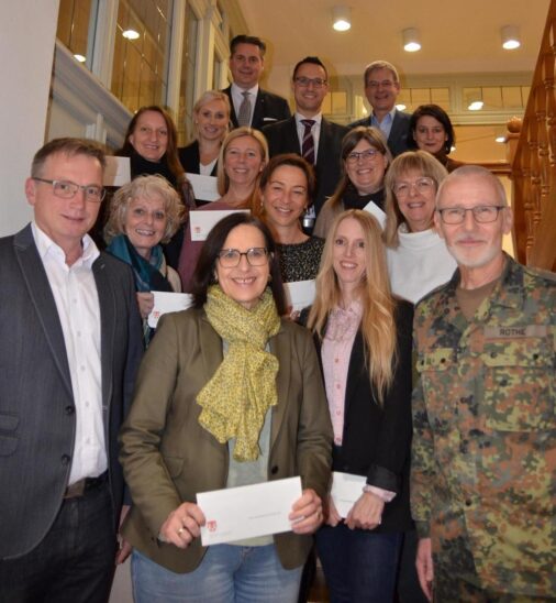 4800 Euro für die Hersbrucker Kitas und die Grundschule - N-LAND