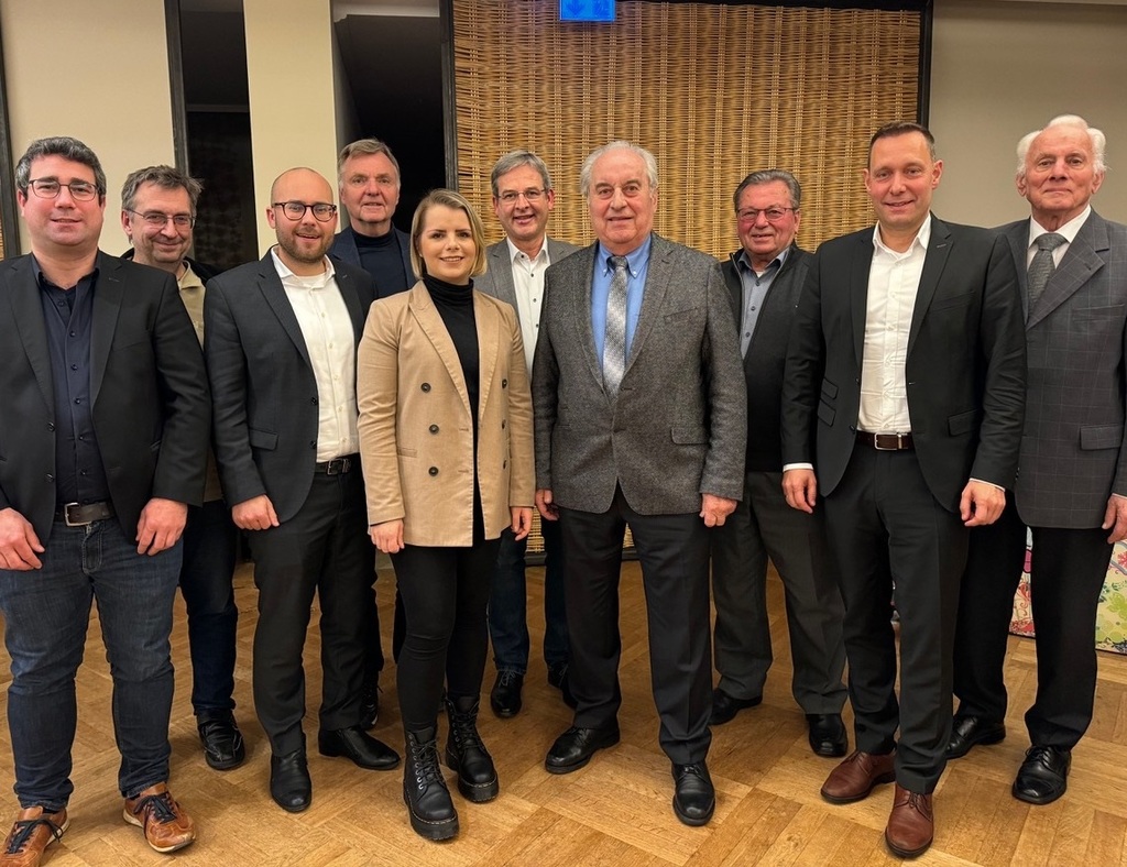 Innenminister Herrmann gratuliert Altlandrat Helmut Reich zum 85 ...