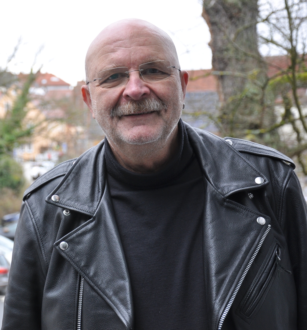 Michl Zirk entführt die Zuhörer bei der Premiere von „Troja“ ins ...